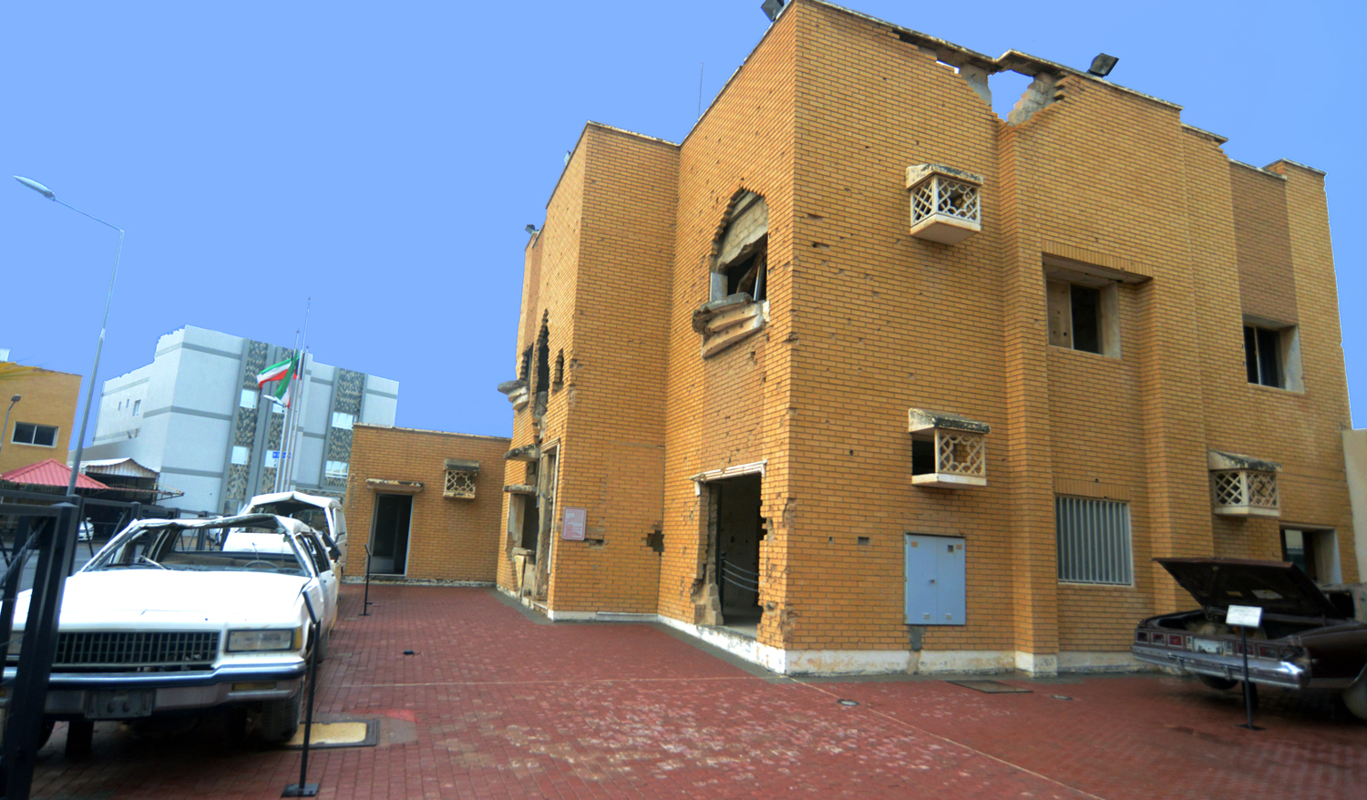 Al Qurain Martyrs Museum - Awe-inspiring Places