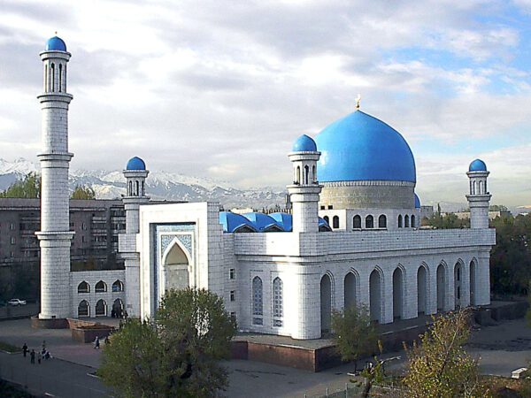 Almaty Central Mosque - Awe-inspiring Places