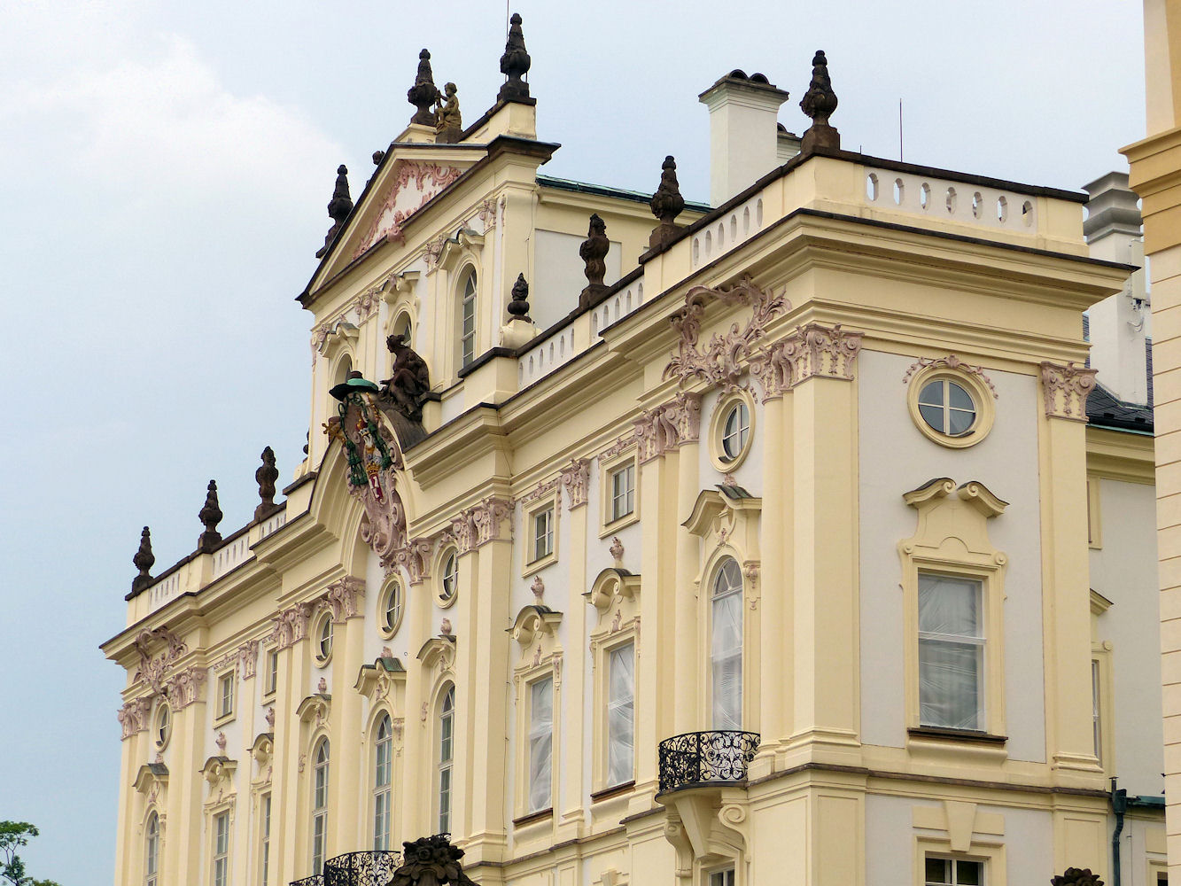Archbishop'S Palace - Awe-inspiring Places