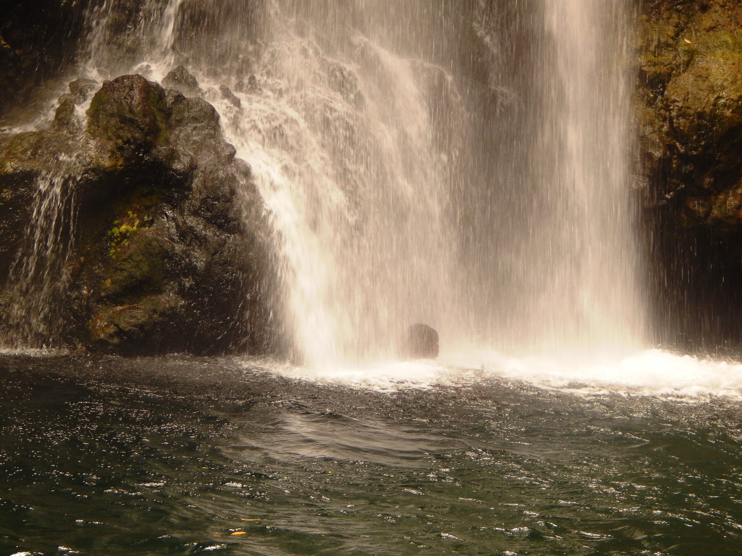Baleine Falls - Awe-inspiring Places