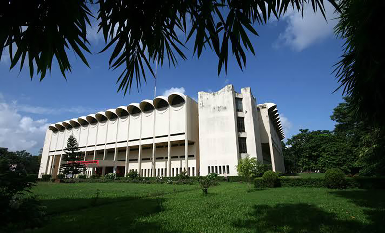 Bangladesh National Museum - Awe-inspiring Places