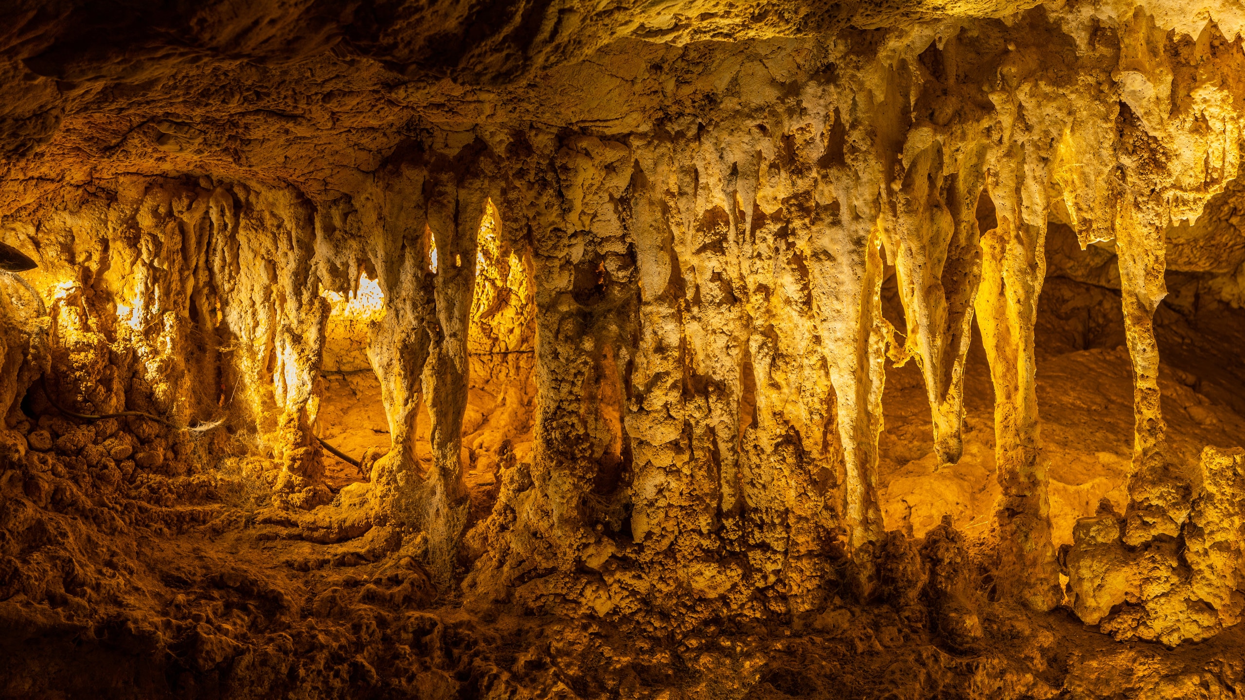 Capricorn Caves - Awe-inspiring Places