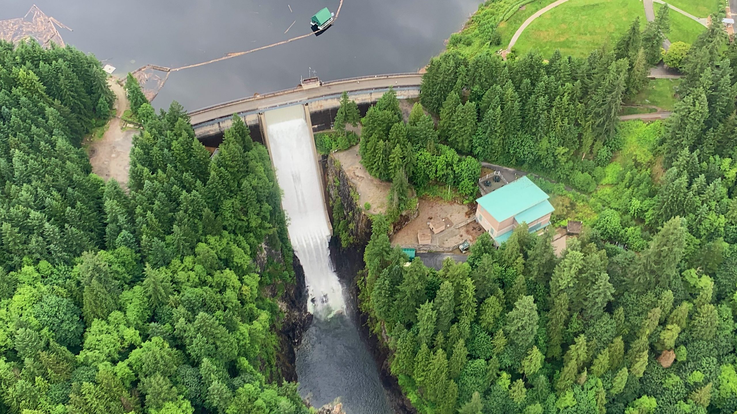 Cleveland Dam - Awe-inspiring Places