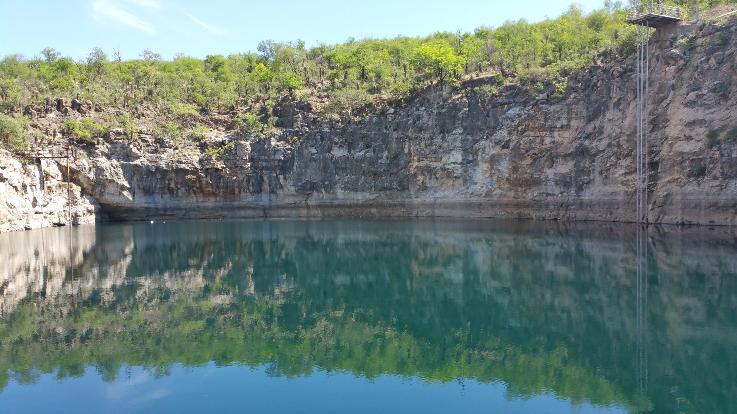 Guinas Lake - Awe-inspiring Places