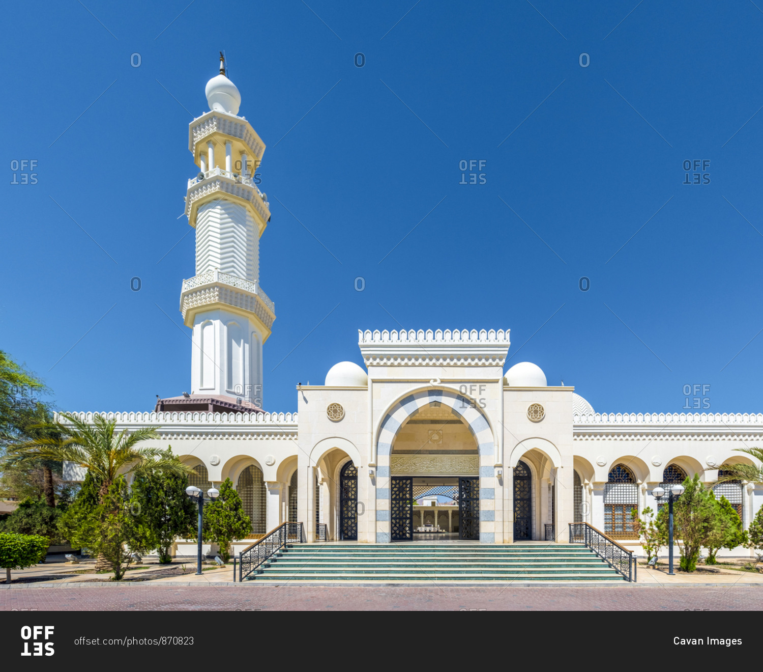 Hussein Bin Ali Mosque - Awe-inspiring Places