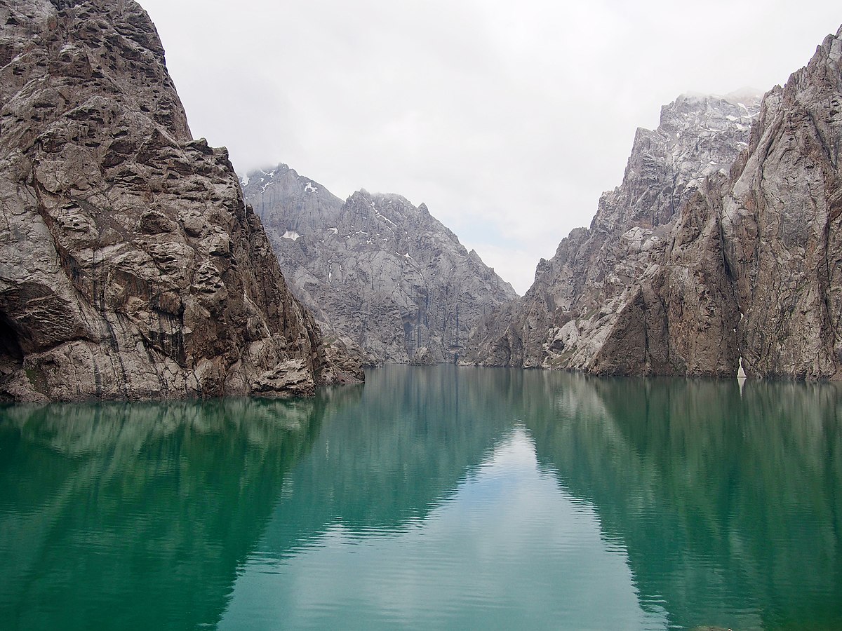 Kol-Suu Lake - Awe-inspiring Places