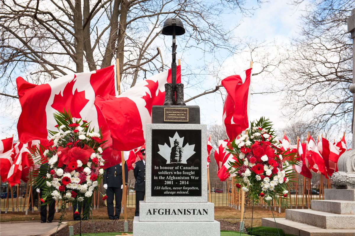 Monument to the Fallen Soldiers of the Afghan War - Awe-inspiring Places
