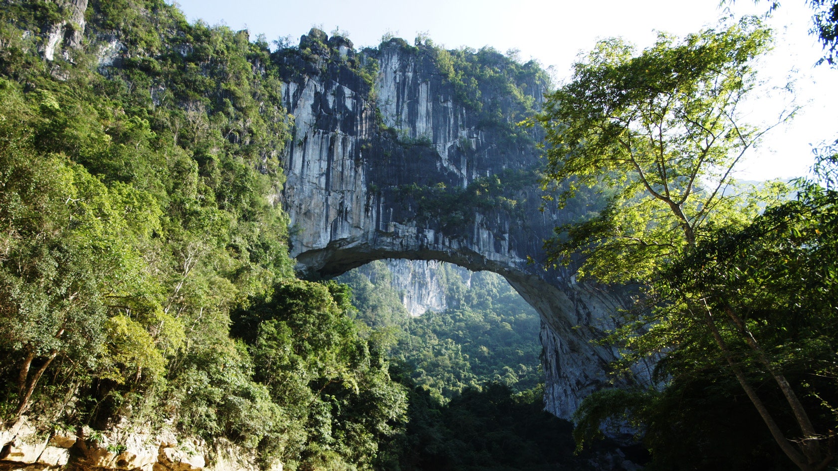 Natural Arch Bridge - Awe-inspiring Places