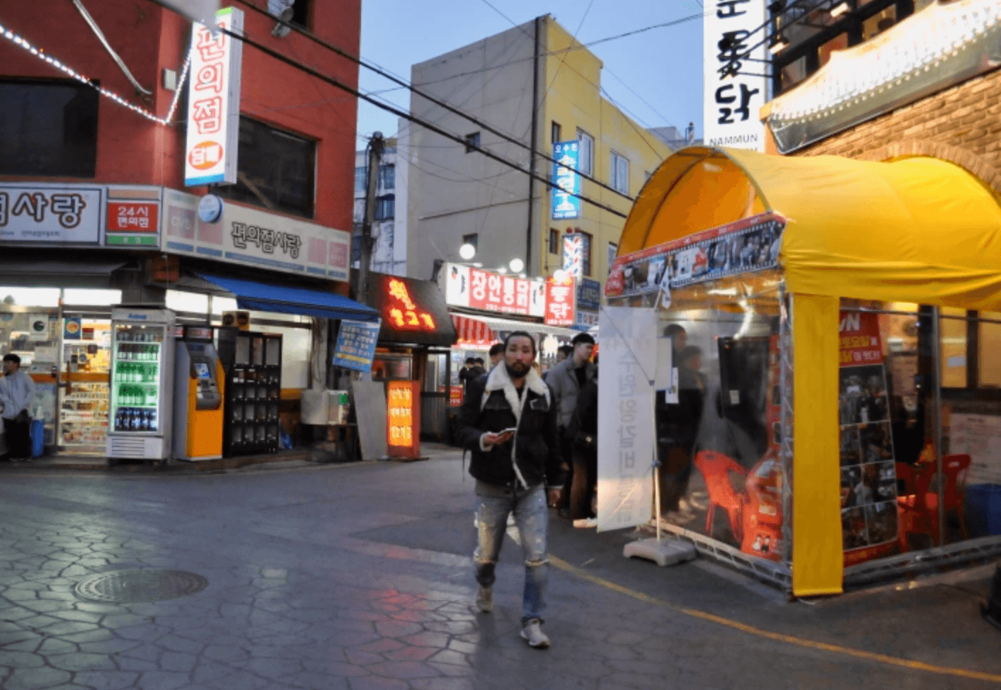 Suwon Chicken Street - Awe-inspiring Places