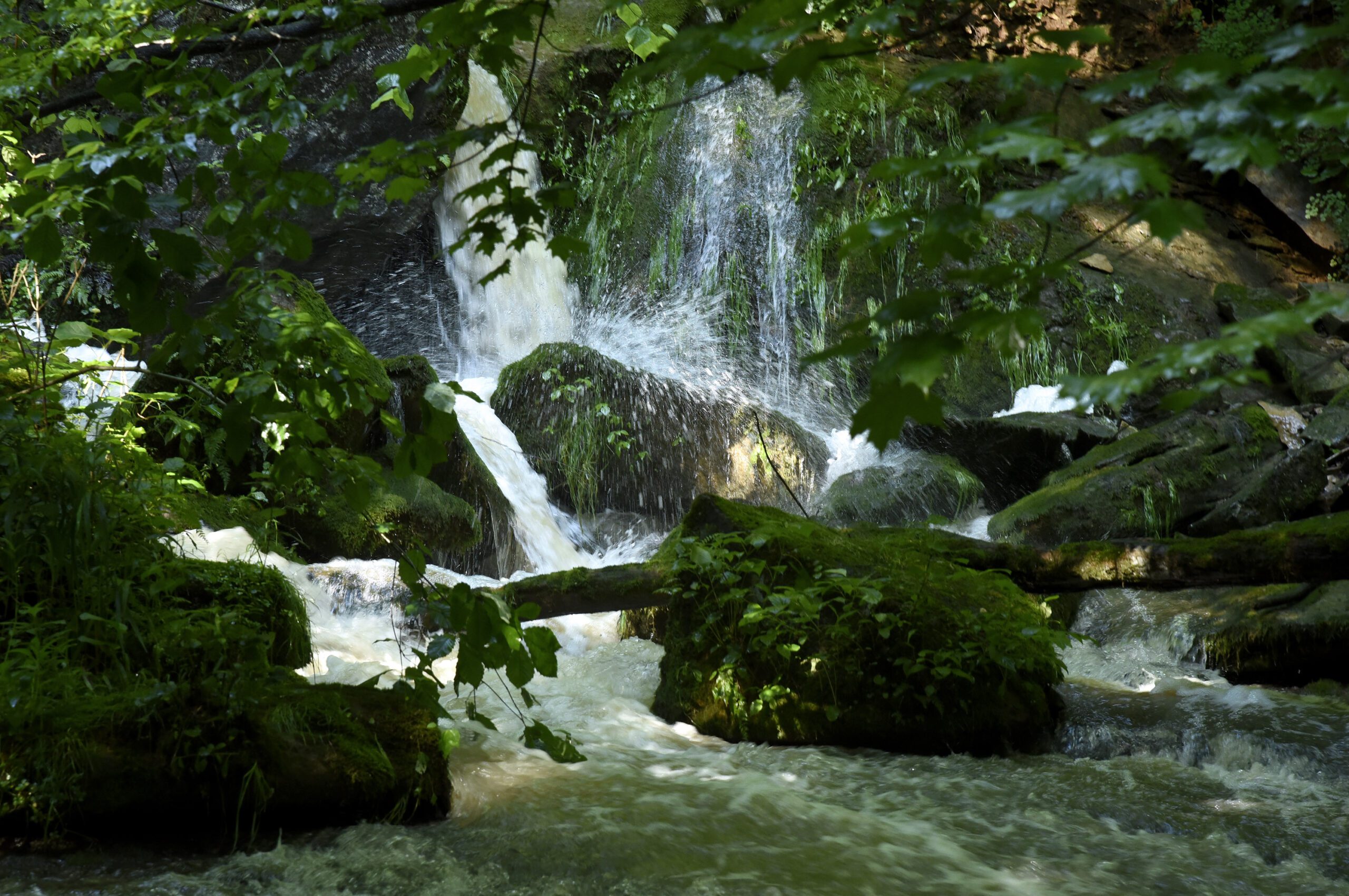 Cave Valley - Awe-inspiring Places