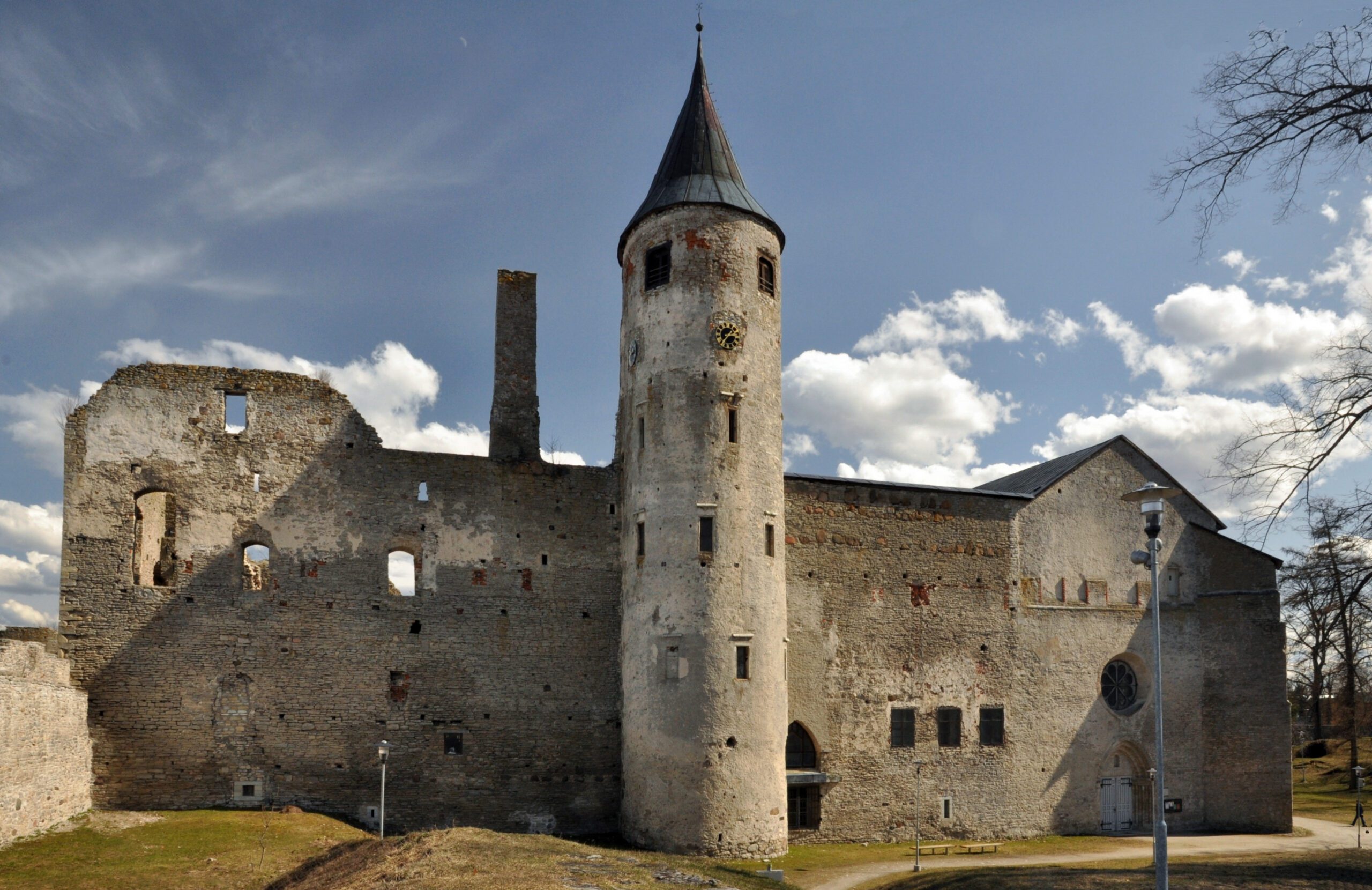 Haapsalu Castle - Awe-inspiring Places