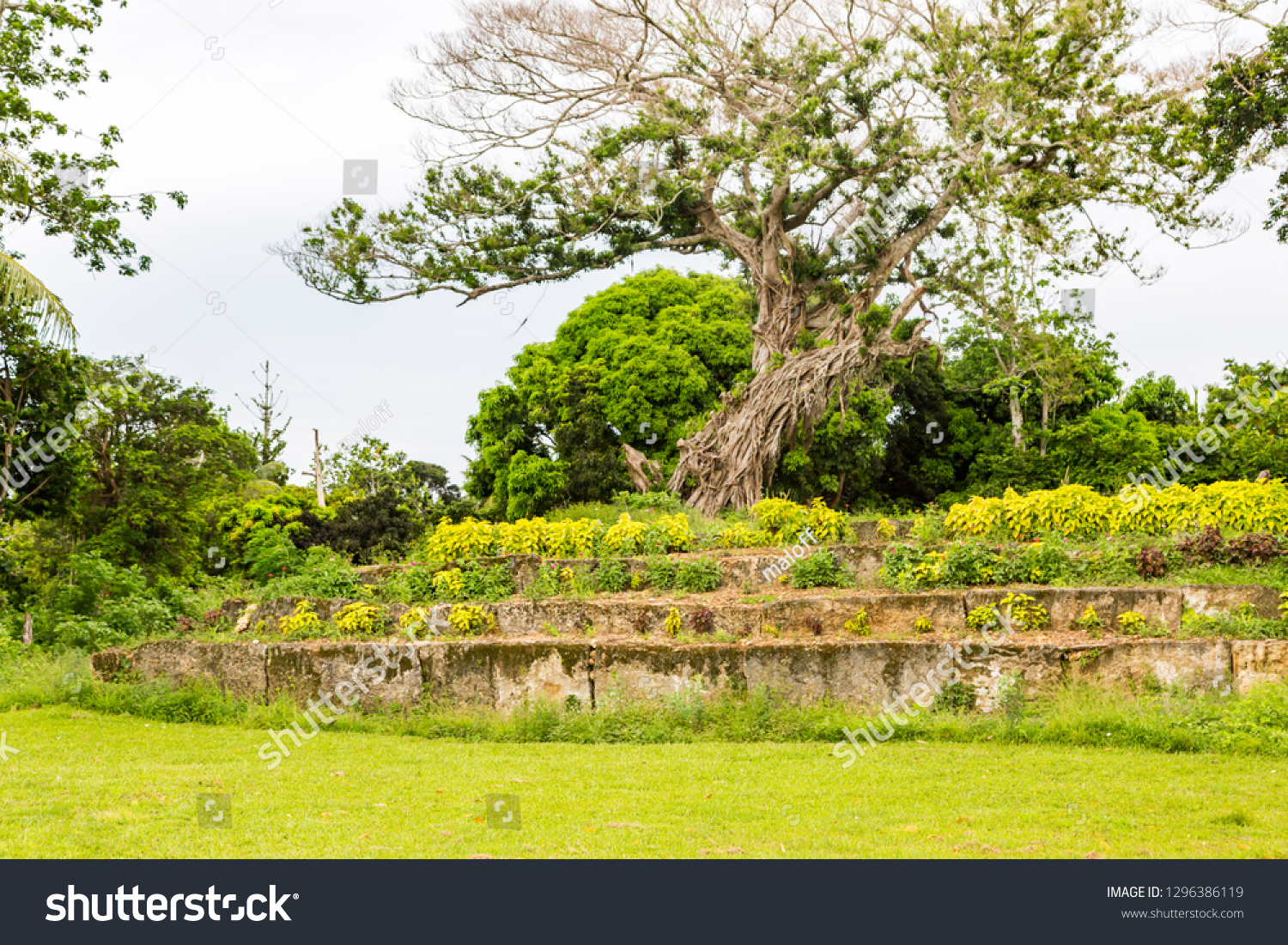 Langi (Ancient Tombs) - Awe-inspiring Places