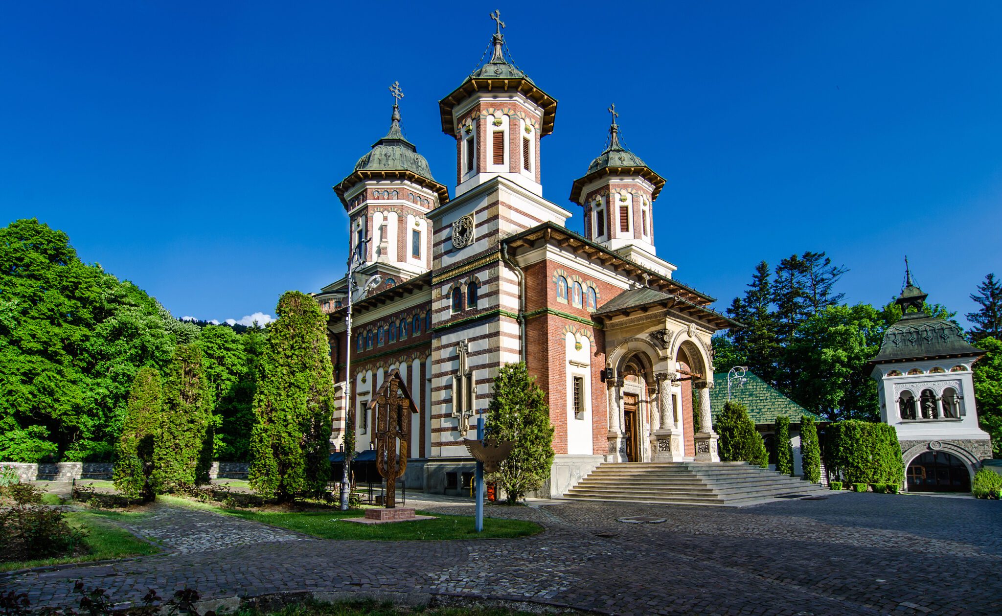 Sinaia Monastery - Awe-inspiring Places